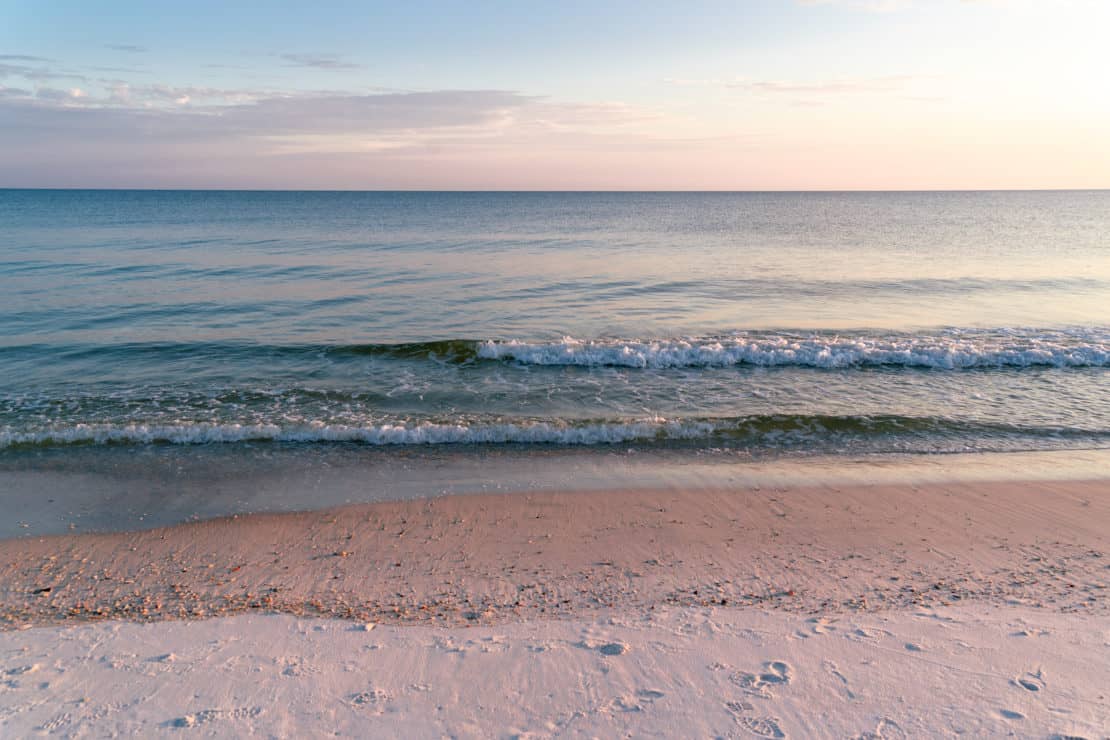 15 Sustainable Beach Tips: How to Have an Eco-Friendly Beach Trip