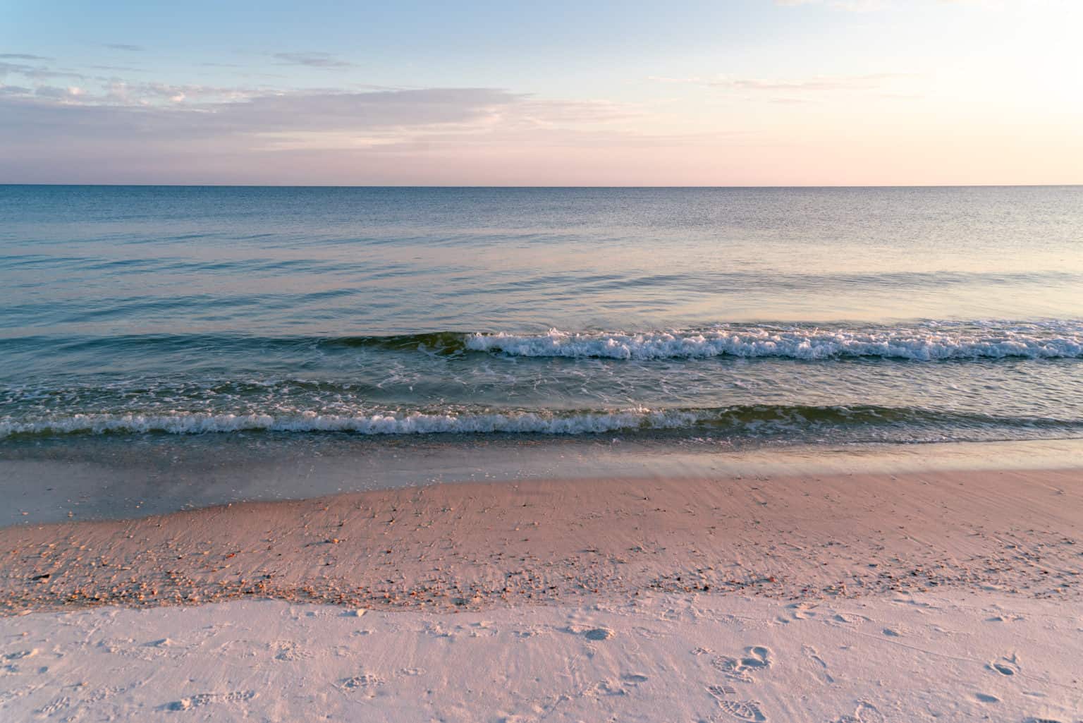 15 Sustainable Beach Tips: How to Have an Eco-Friendly Beach Trip